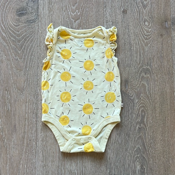 GAP | One Pieces | Yellow Sun Baby Gap Onesie Outfit Pajamas 62 Months ...